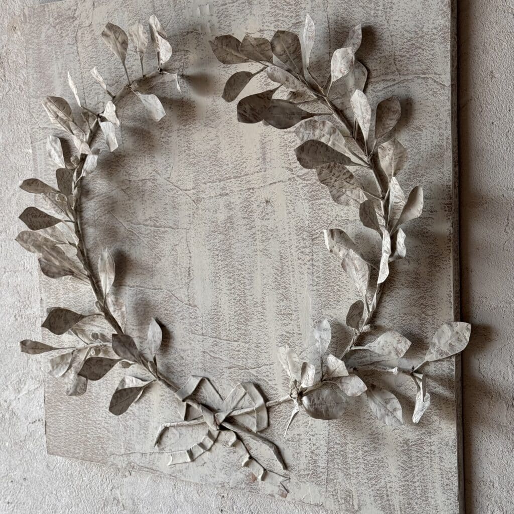 Papier-Mâché Leaf Relief - Casa Gusto